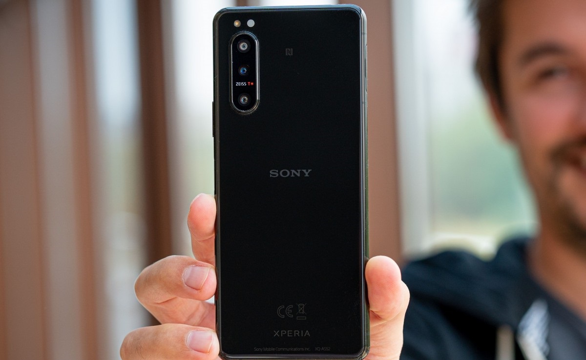 Sony Xperia 5 II уже в Европе · GINW.ru